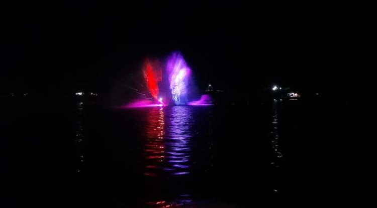 Keindahan Water Screen dan 3D Projection Mapping di Danau Perintis Bone ...